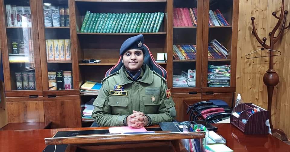 Divya D-IPS assumes charge as SP Sopore. Kashmir News Bureau
